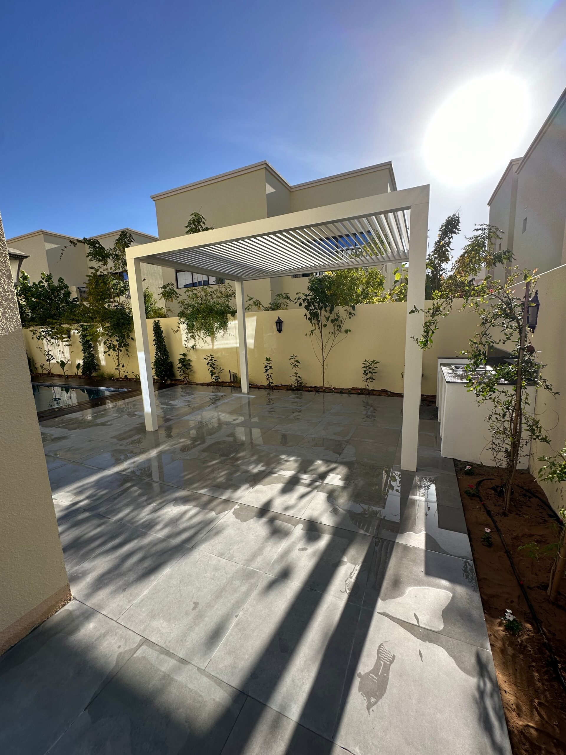 Pergolas & BBQ Counter – aquamate.ae